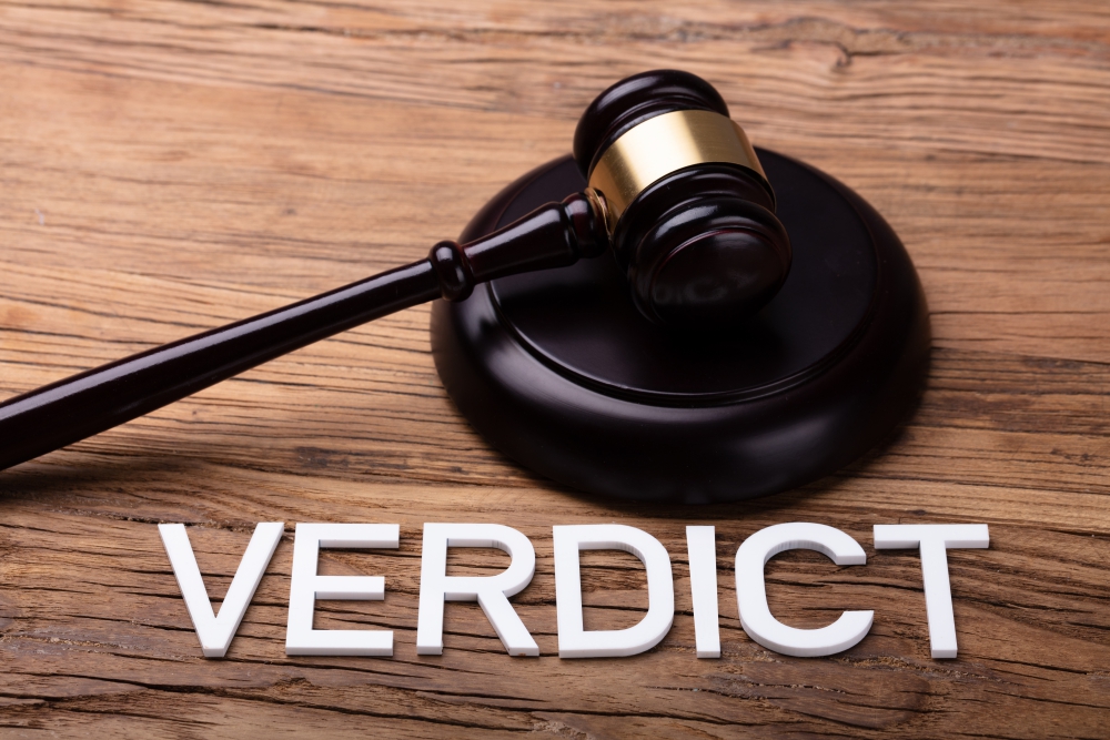 Difference Between a Verdict and a Settlement in Florida?